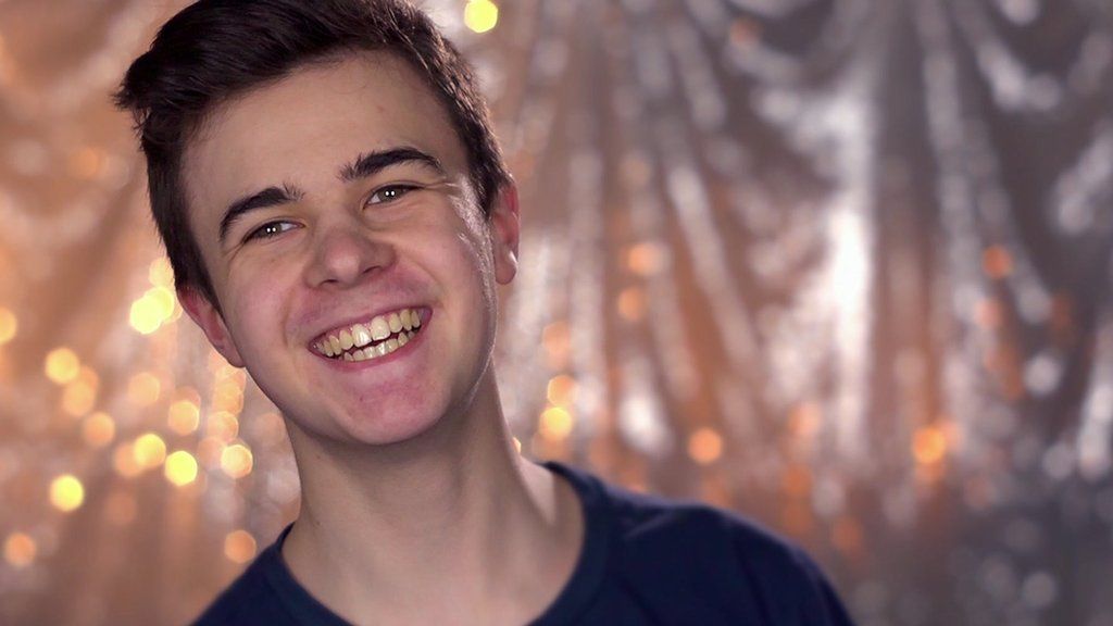 Meet the 16-year-old who organised a very special prom - BBC Newsround