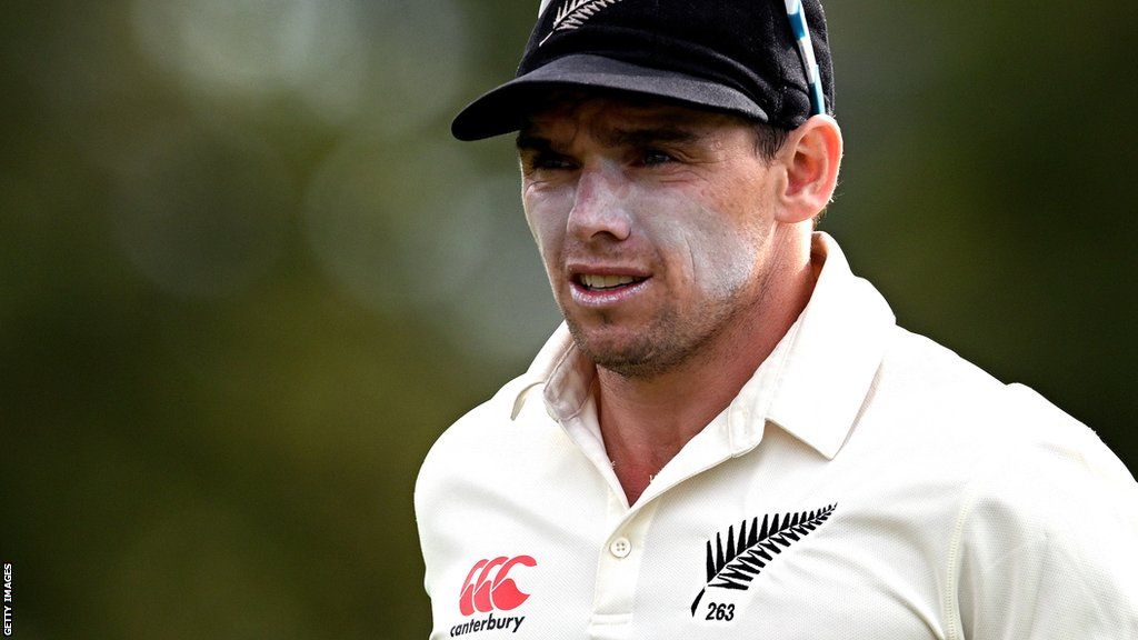 Tom Latham: New Zealand batter to join Surrey for five matches - BBC Sport