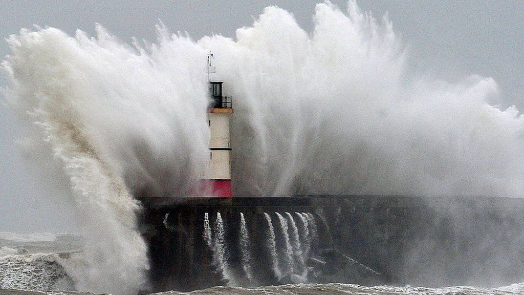Power cuts after Storm Dudley, with Storm Eunice on the way - BBC Newsround
