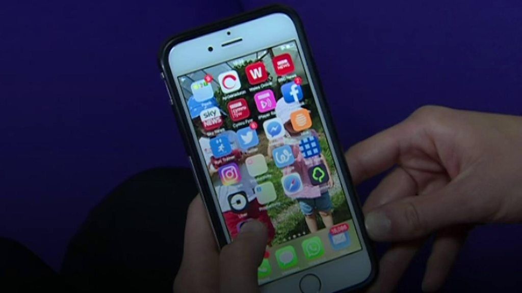 Smart speakers could be speaking Welsh - BBC News