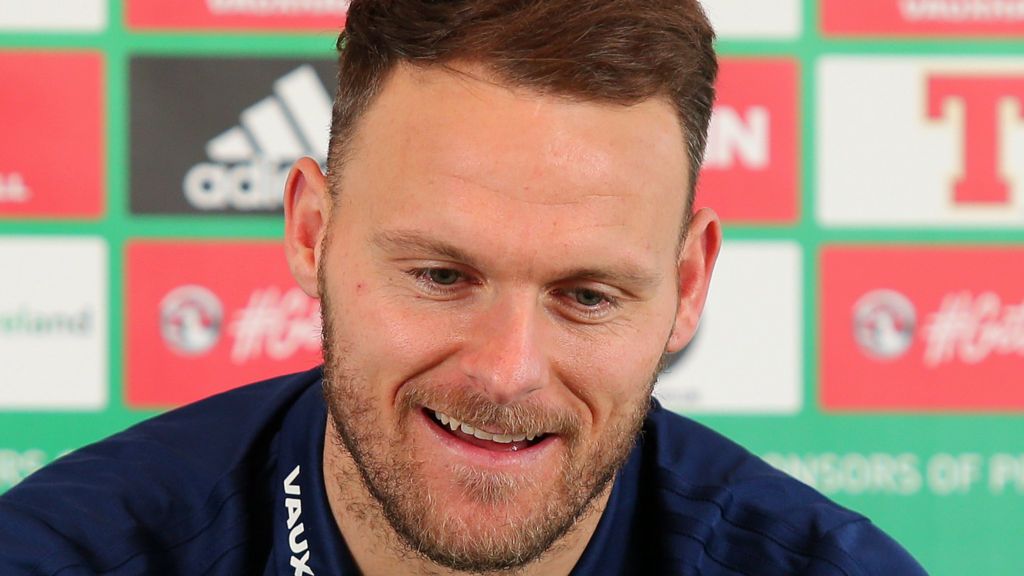 Trevor Carson determined to make impact for Northern Ireland - BBC Sport