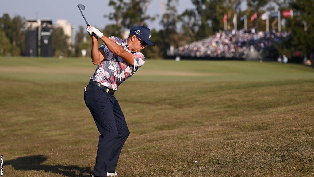 US Open 2023: Rickie Fowler leads, Rory McIlroy moves into contention ...