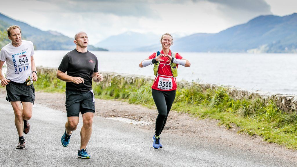 In pictures: Loch Ness Marathon and Festival of Running - BBC News