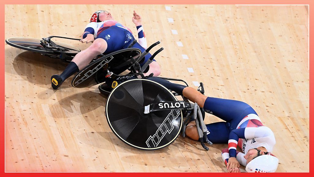 Tokyo Olympics: Team GB's women's pursuit team crash after world record ...