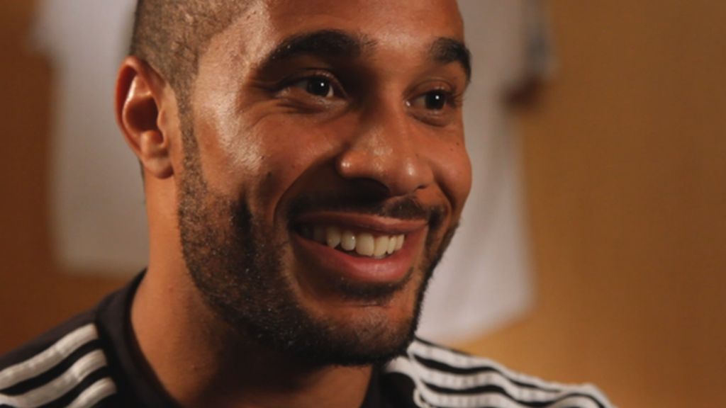 Ashley Williams says he is 'very happy' to stay at Swansea City - BBC Sport