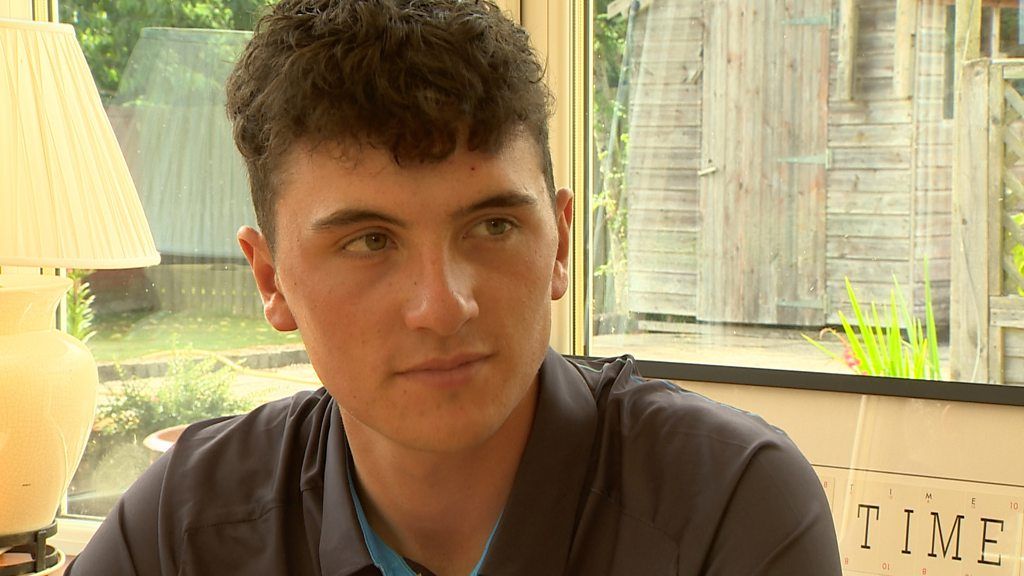 Sam Locke explains decision to join professional golf ranks - BBC Sport