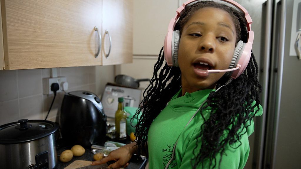 Young carers: Thousands of children left unsupported - BBC News