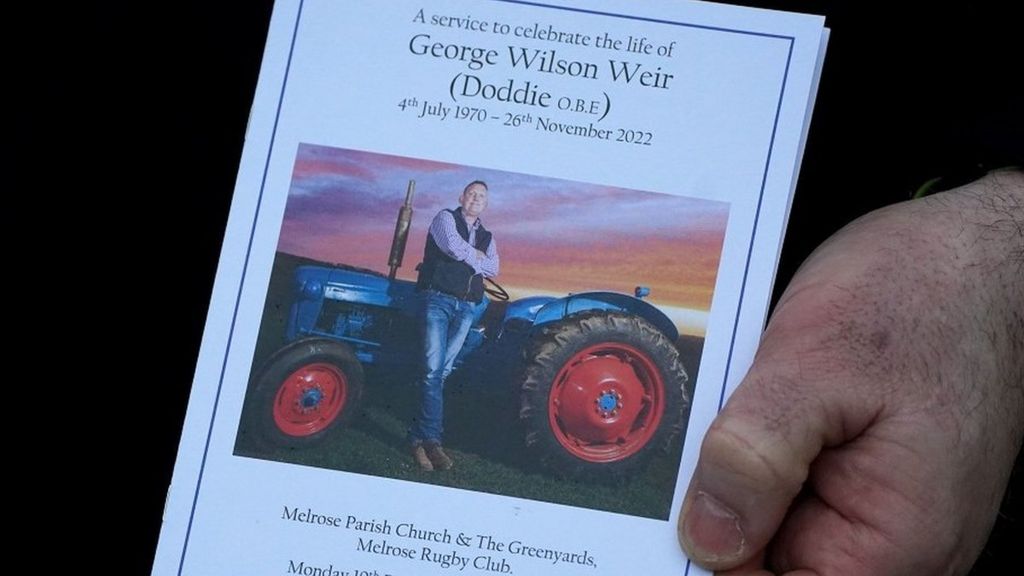 Doddie Weir's sons honour father at memorial - BBC News