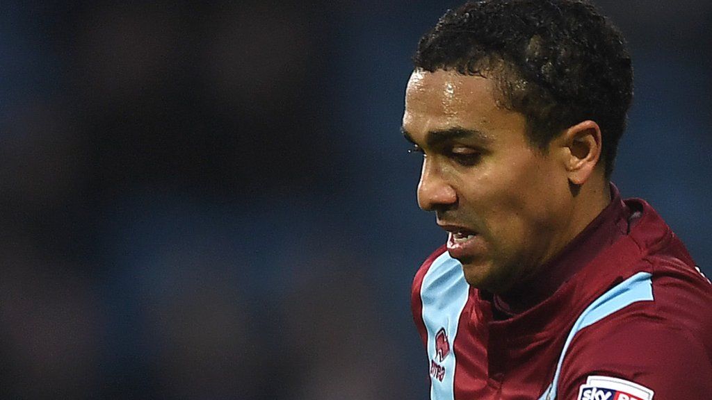 Jack Stobbs: Sheffield Wednesday send winger to Port Vale - BBC Sport