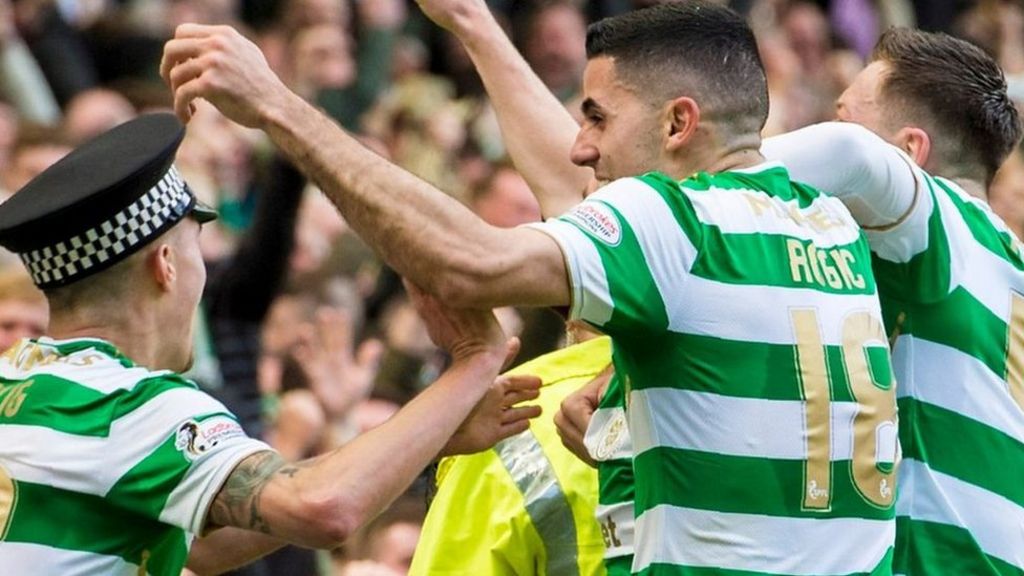 Five-star Celtic celebrate seventh title in a row - BBC Sport