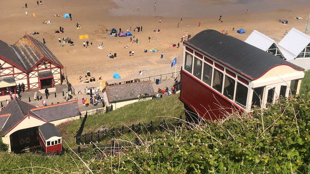Fire breaks out at historic Saltburn Cliff Lift - BBC News