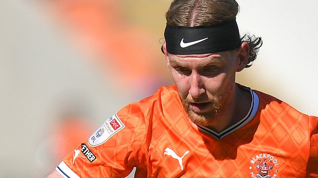 Josh Bowler: Blackpool re-sign Nottingham Forest winger on loan - BBC Sport