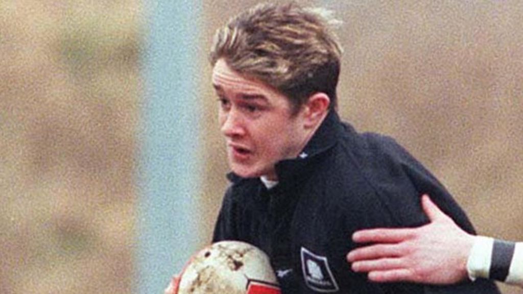 Wing wizard Shane Williams' best tries for Neath - BBC Sport