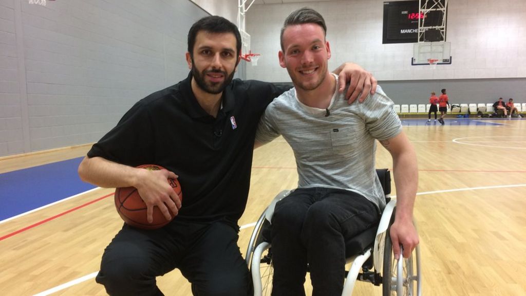 Martin versus Vladimir Radmanovic basketball challenge - BBC Newsround