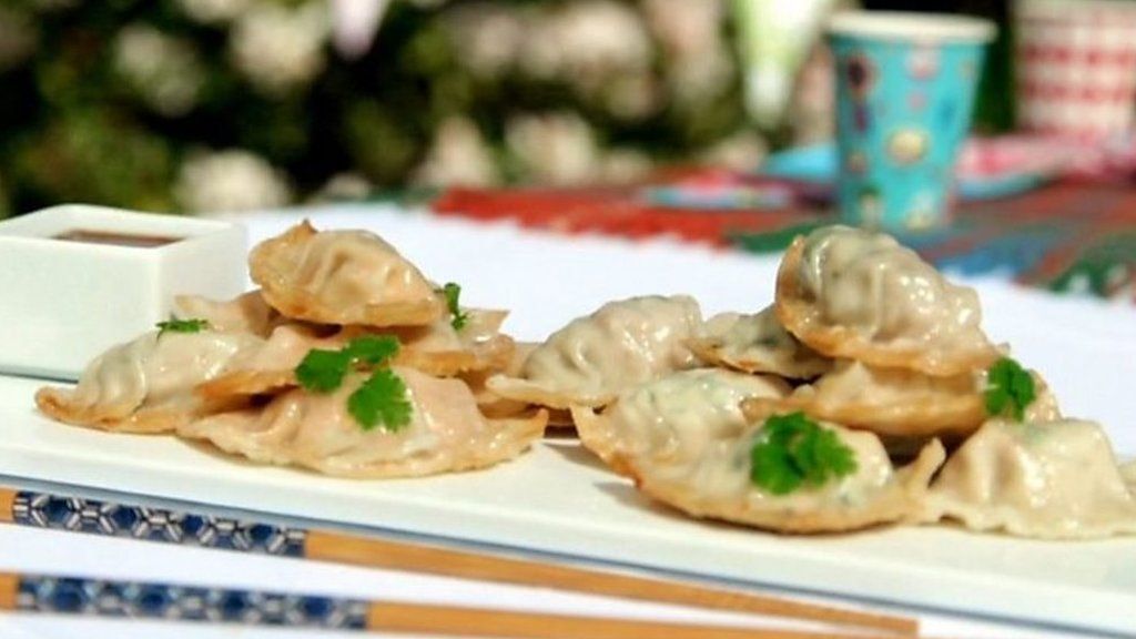 How to make dumplings for Chinese New Year - BBC Newsround
