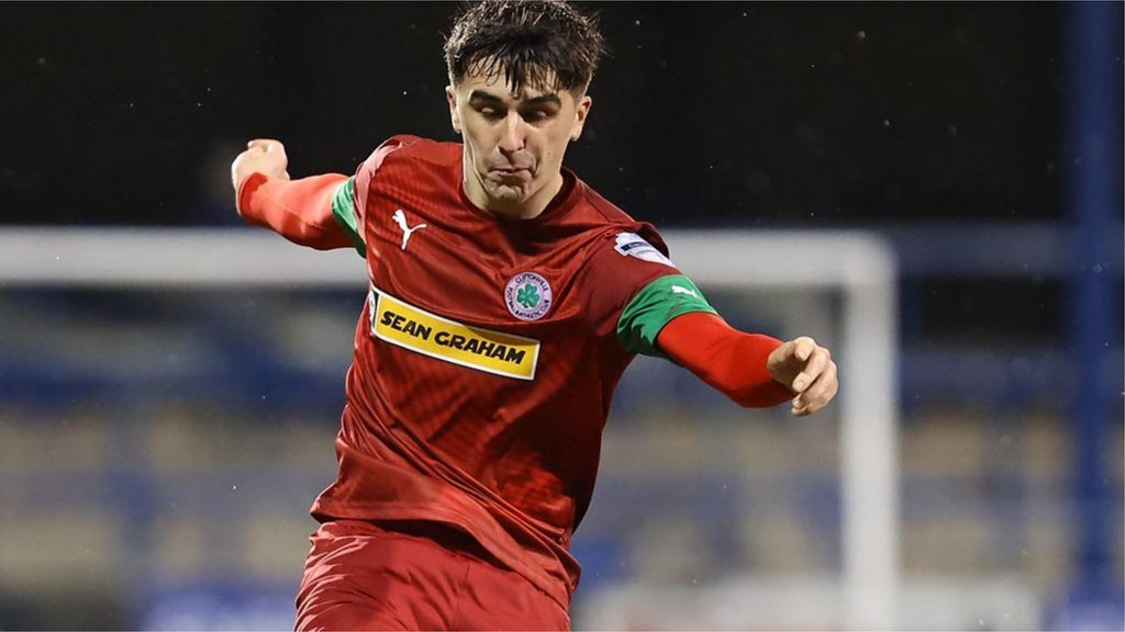 Coffey wraps up Reds win over Carrick with superb strike - BBC Sport