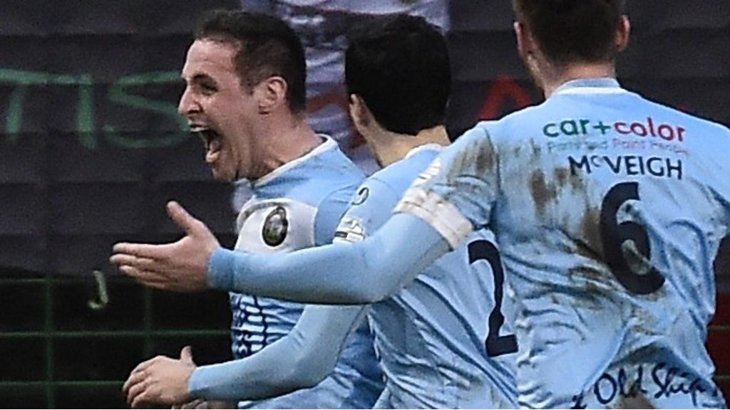 Last-gasp Point edge Carrick to move off bottom - BBC Sport