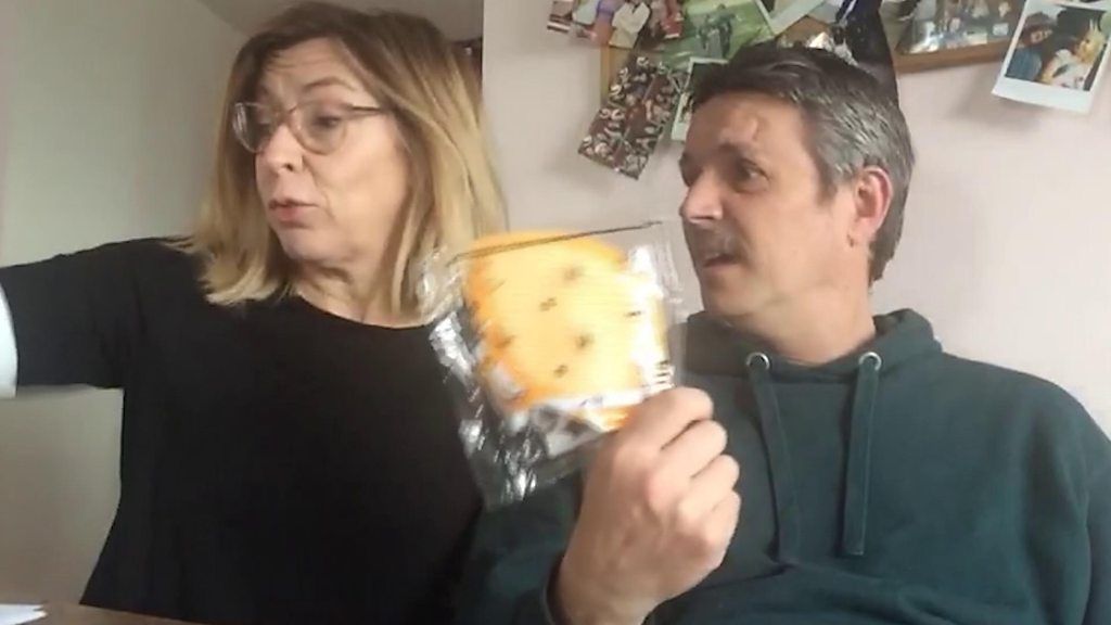 Non Parry: Diagnosis awtistiaeth yn 'rhyddhad' - BBC Cymru Fyw