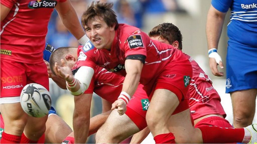 Rhodri Williams scores a spectacular try for Wales against Scotland ...