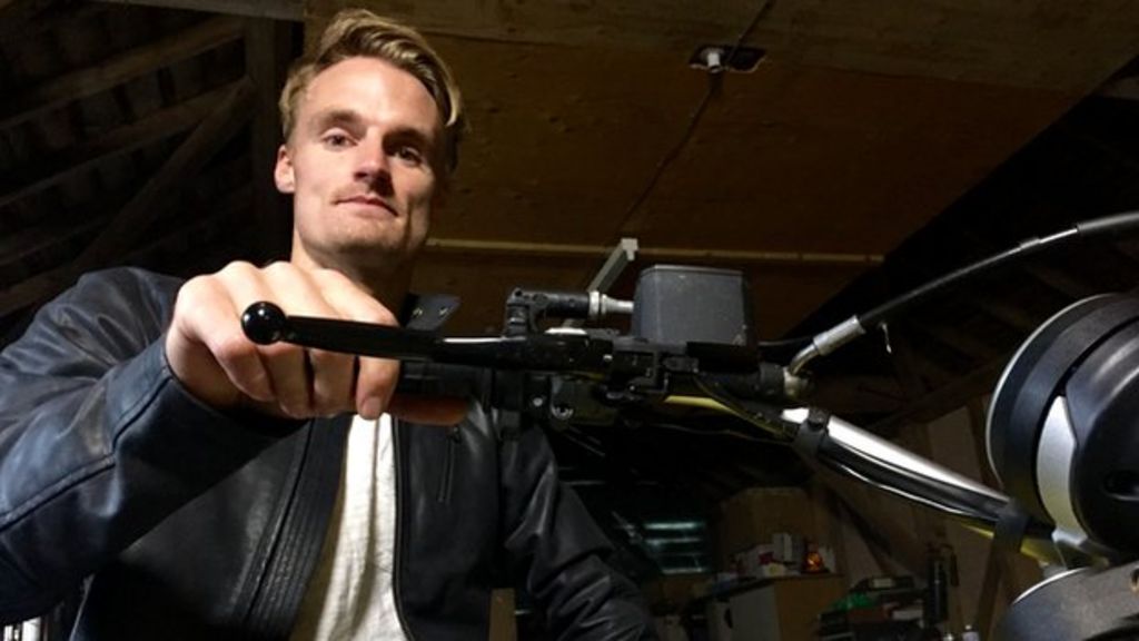 Chaz Davies: World Superbike rider's Welsh rugby ambition - BBC Sport