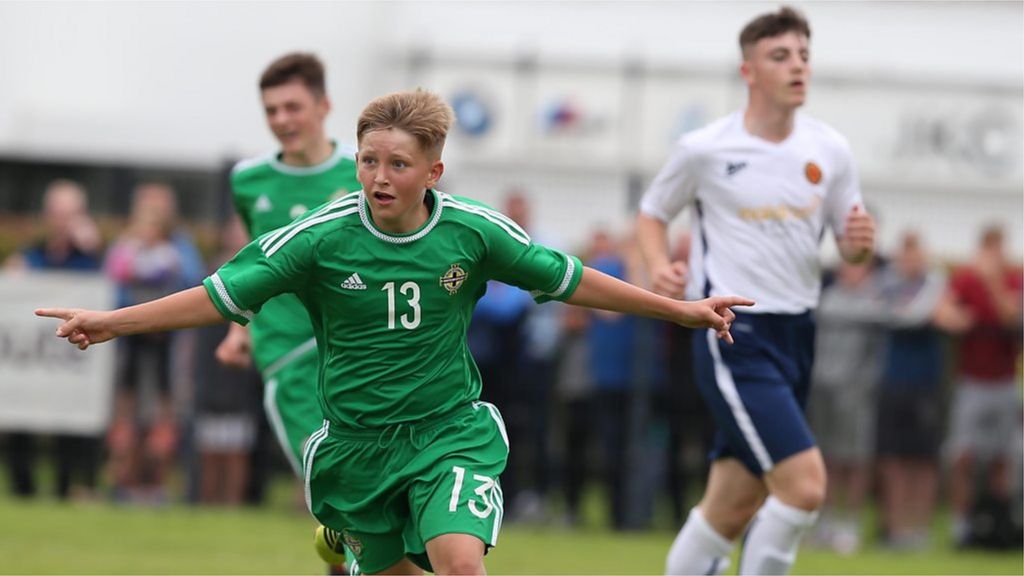 Club NI beat County Londonderry despite more Lee Harkin heroics - BBC Sport