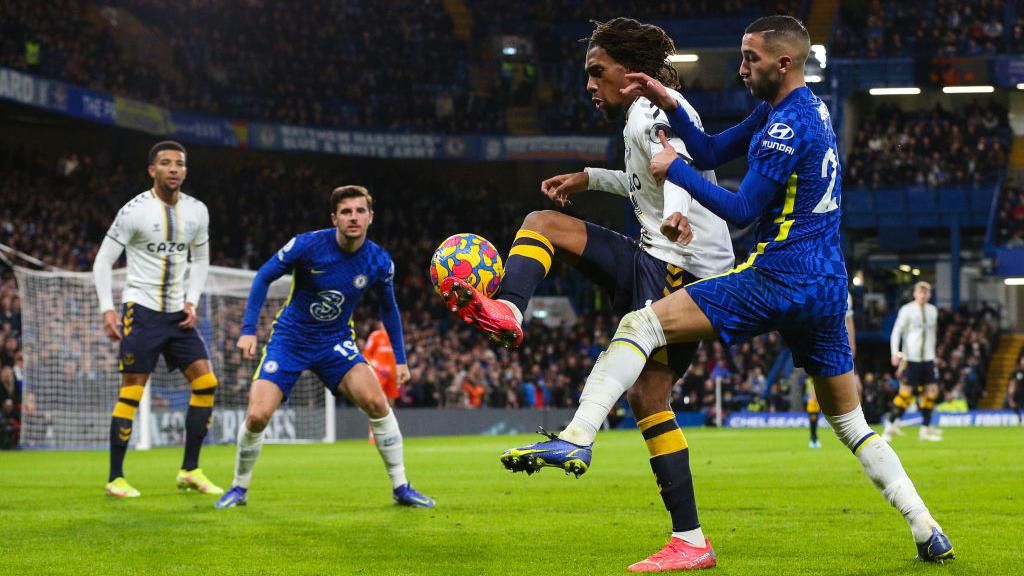 Chelsea 1-1 Everton: The pick of the stats - BBC Sport