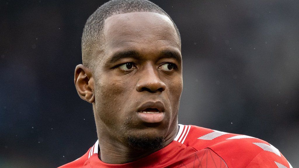Uche Ikpeazu: Port Vale re-sign striker for rest of season - BBC Sport