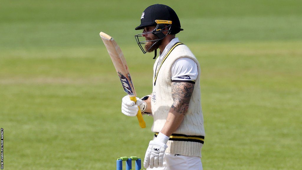 County Championship: Chris Dent leads Gloucestershire run feast in draw ...