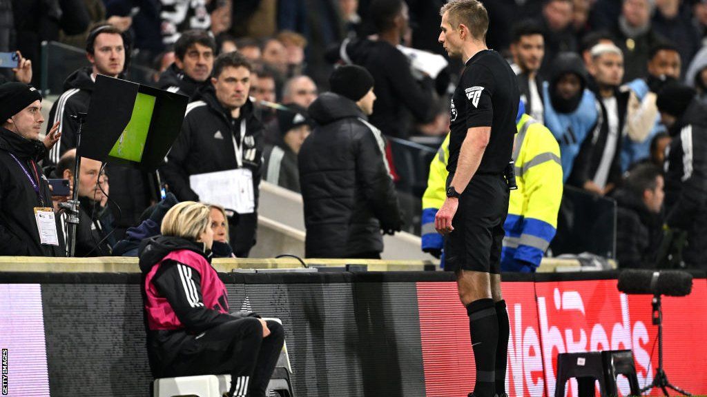Bad refereeing impacting 'livelihoods & reputations' - Wolves boss Gary ...
