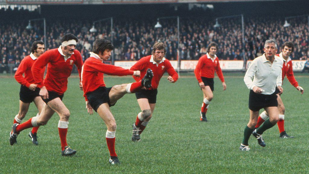Barry John: Legendary Wales and Lions fly-half dies aged 79 - BBC Sport