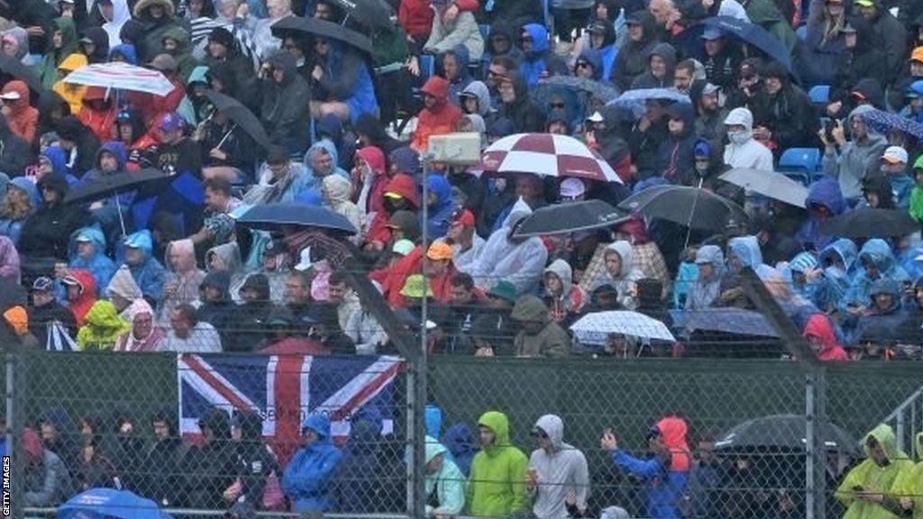 Formula 1 drivers reflect on driving in wet conditions - BBC Sport