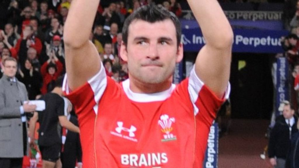 Rugby World Cup 2015: Robin McBryde reveals Joe Calzaghe visit - BBC Sport