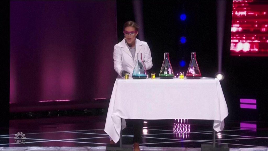 Miss America 2020: Cool science experiment helps her win! - BBC Newsround