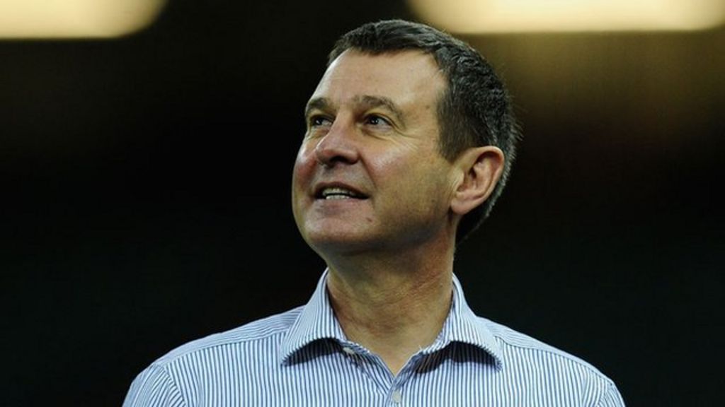 Roger Lewis: Welsh Rugby Union chief hopes legends return - BBC Sport