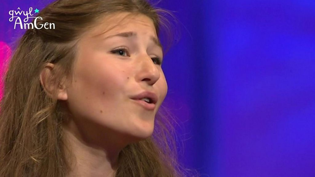 Mared Williams: Unawd Cerdd Dant yn 2011 - BBC Cymru Fyw