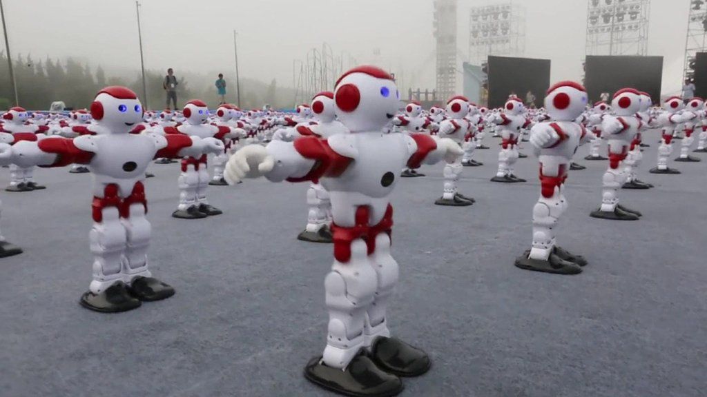 Dancing robots set world record in China - BBC Newsround