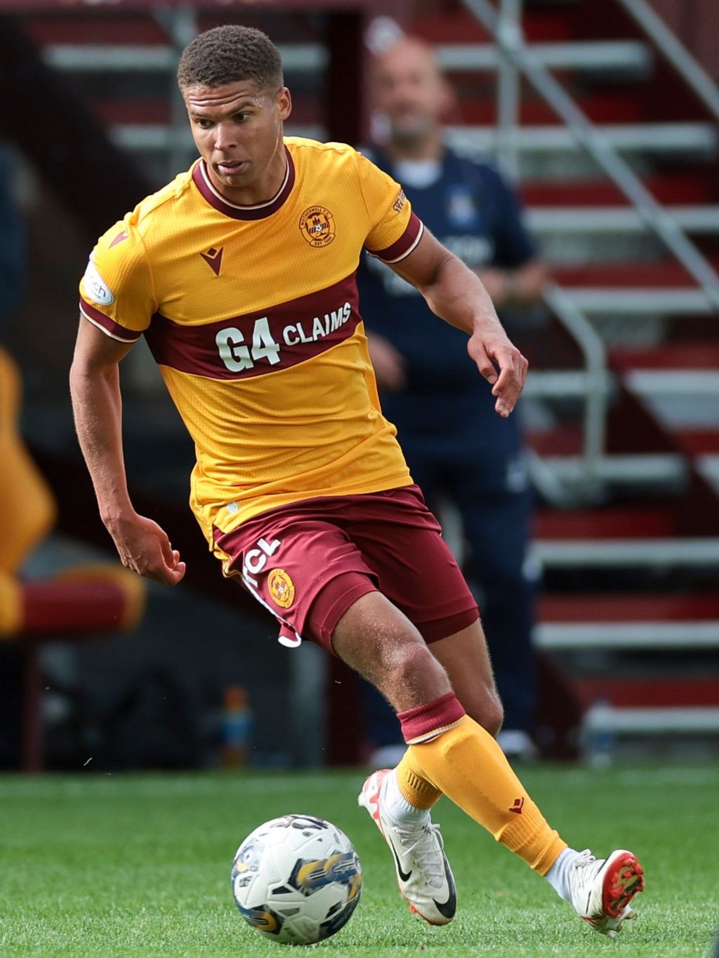 Efford exits after injury-hit spell - BBC Sport