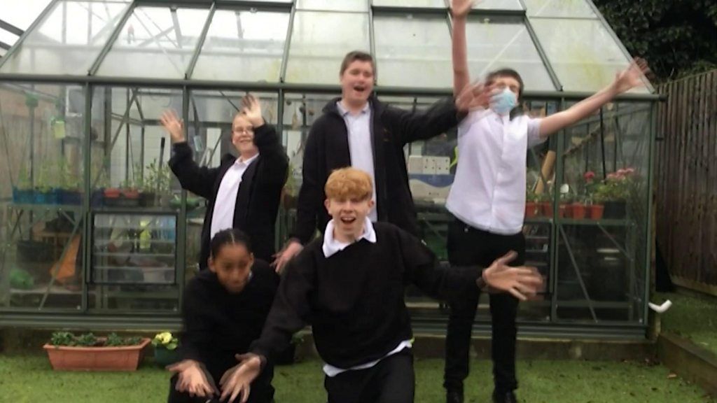 Southend: What do people love about the UK's newest city? - BBC Newsround