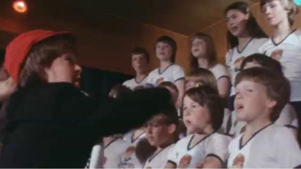 From the archive: The Krankies' 1982 World Cup song - BBC Sport
