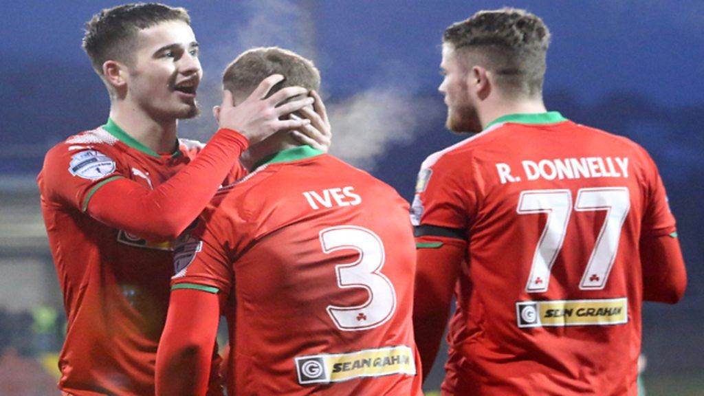 Levi Ives on target as Cliftonville edge out Glentoran - BBC Sport