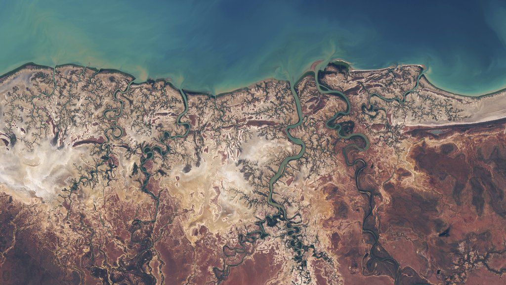 Amazing pictures: What does Earth look like from space? - BBC Newsround