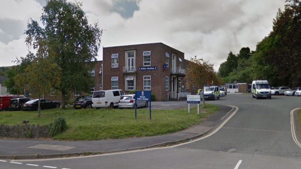 Totnes Police Station burglar jailed for 16 months - BBC News
