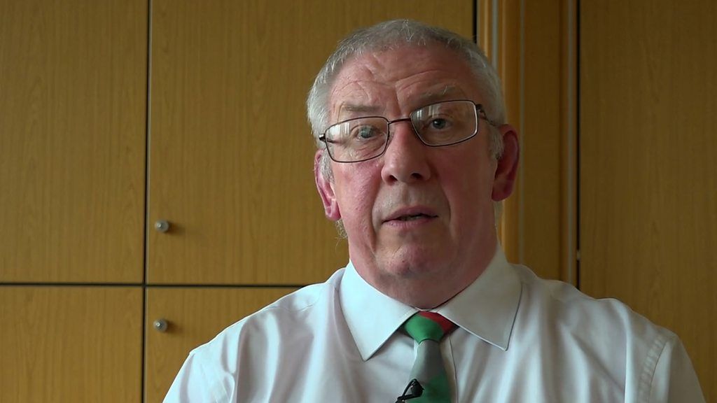 Kaylea Titford: Cyfanswm o 13 mlynedd o garchar i'w rhieni - BBC Cymru Fyw