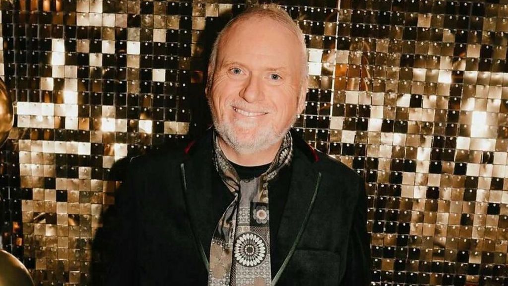 Clip o sgwrs Iwan Griffiths gyda Huw Rees o raglen Bore Sul BBC Radio ...