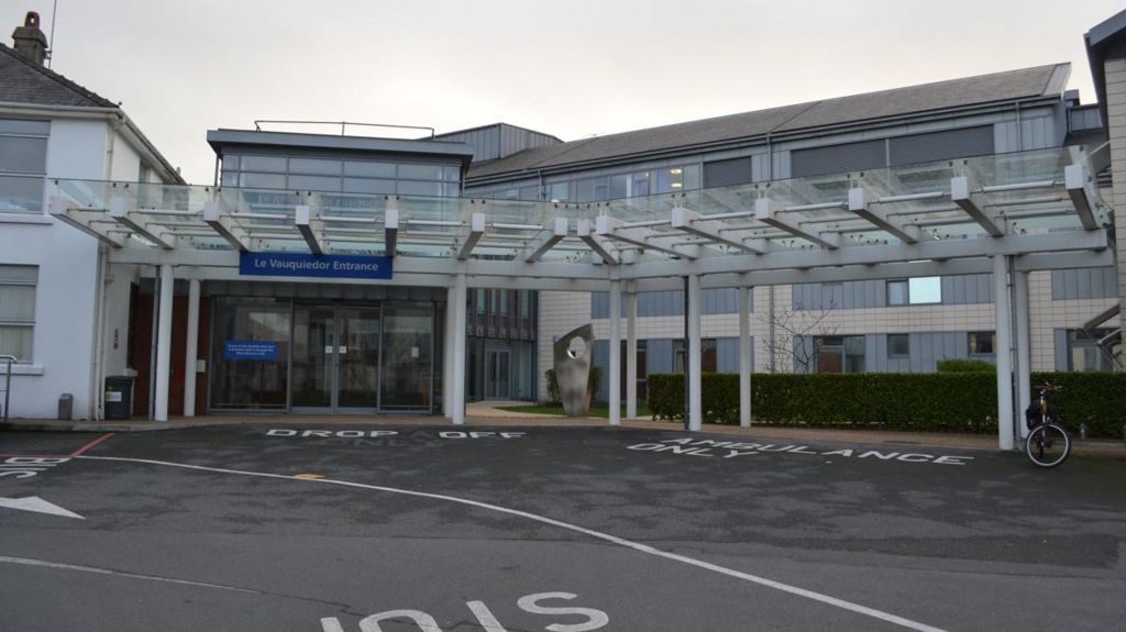 Delays to Guernsey hospital revamp 'could cost millions' - BBC News
