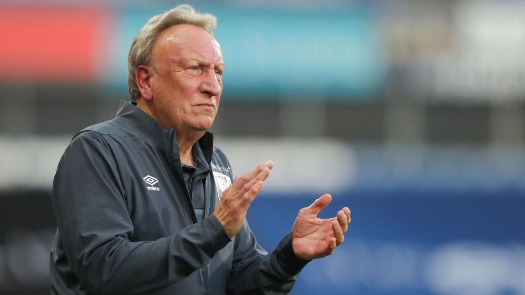 'Strange and short-sighted' from Aberdeen to appoint Warnock - BBC Sport
