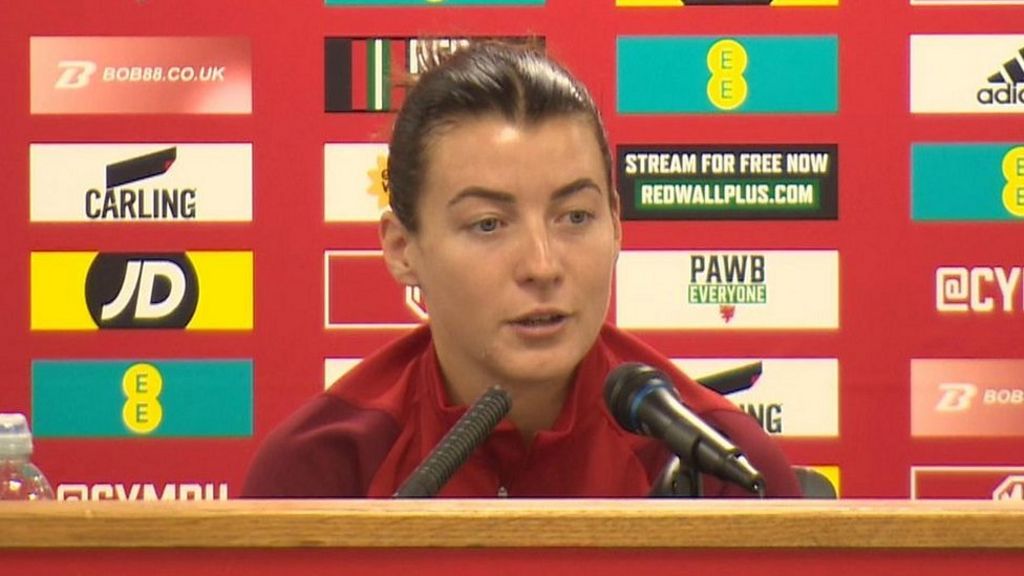 Angharad James: Y pwysau ar Gymru cyn herio Denmarc - BBC Cymru Fyw