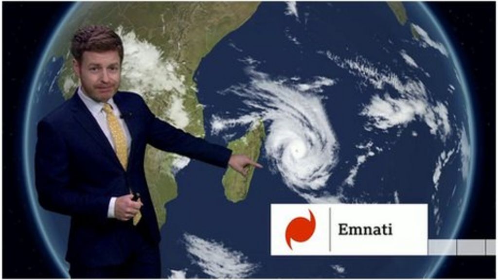 Cyclone Emnati approaches Madagascar - BBC Weather