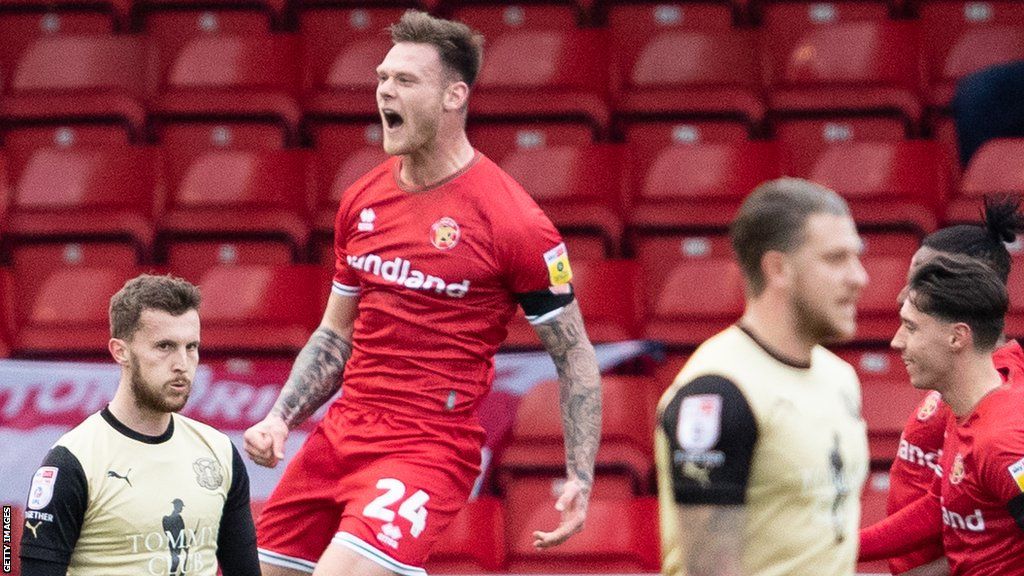 Joe Low: Wycombe Wanderers sign former Bristol City defender - BBC Sport