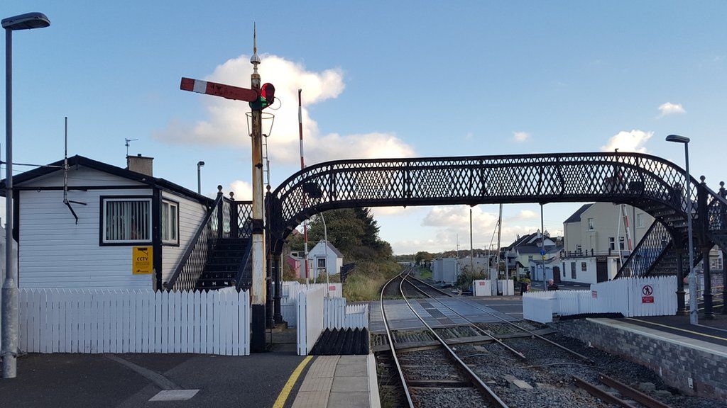 Castlerock: Final stop for NI Railways train signal box - BBC News